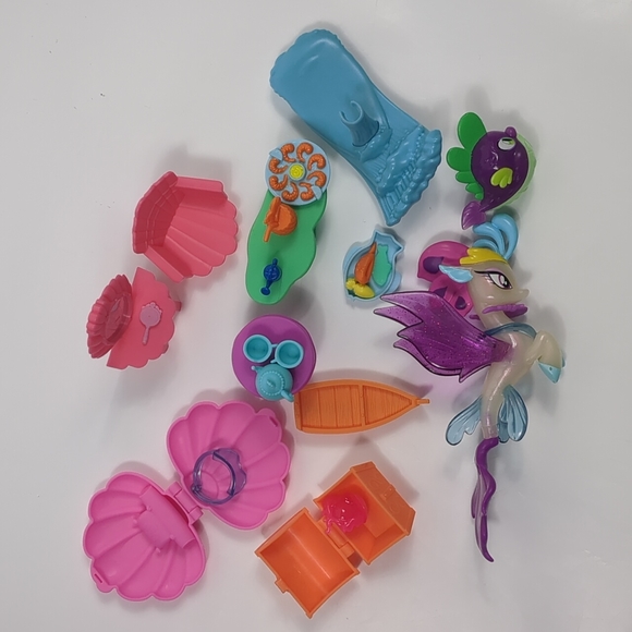 Hasbro | Toys | My Little Pony Movie Seapony Queen Novo Spike Puffer ...